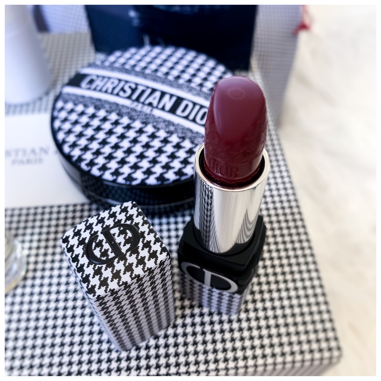 Lápiz Labial Dior New Look 745 Fall 2025 Makeup Collection